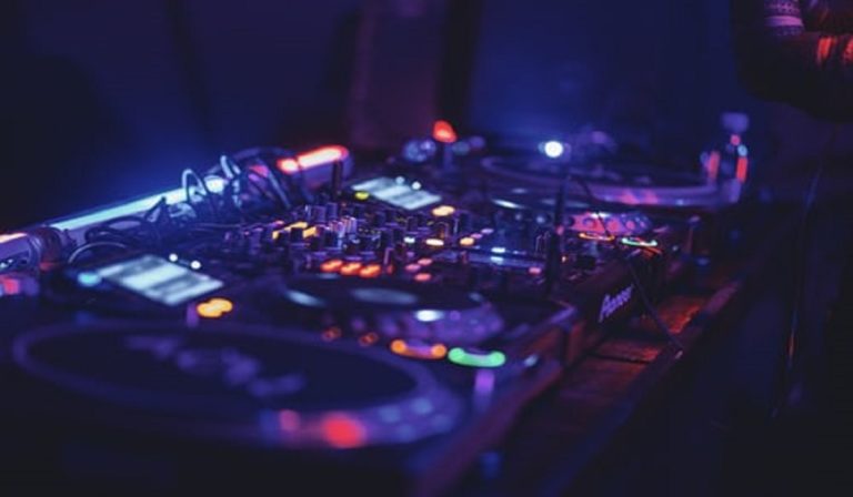TOP TEN BEST TECHNO MUSIC ARTISTS OF 2021