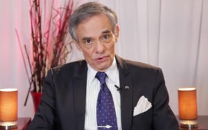 15 Best Spanish Singers You Must Know - Siachen Studios