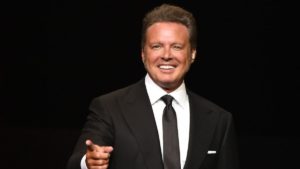 15 Best Spanish Singers You Must Know