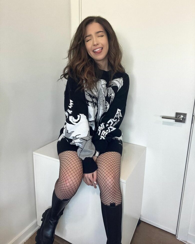 20 Cute Pokimane No Makeup Photos Will Love You