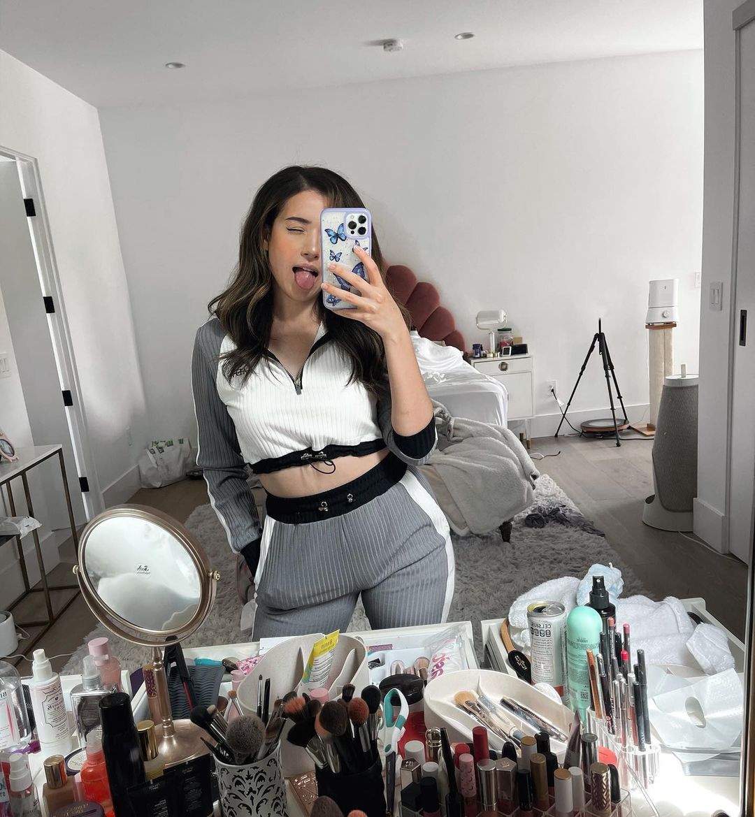 20 Cute Pokimane No Makeup Photos Will Love You