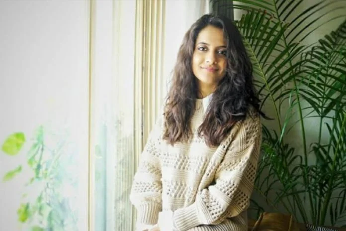 20 Famous Indian Female Singers of All Time