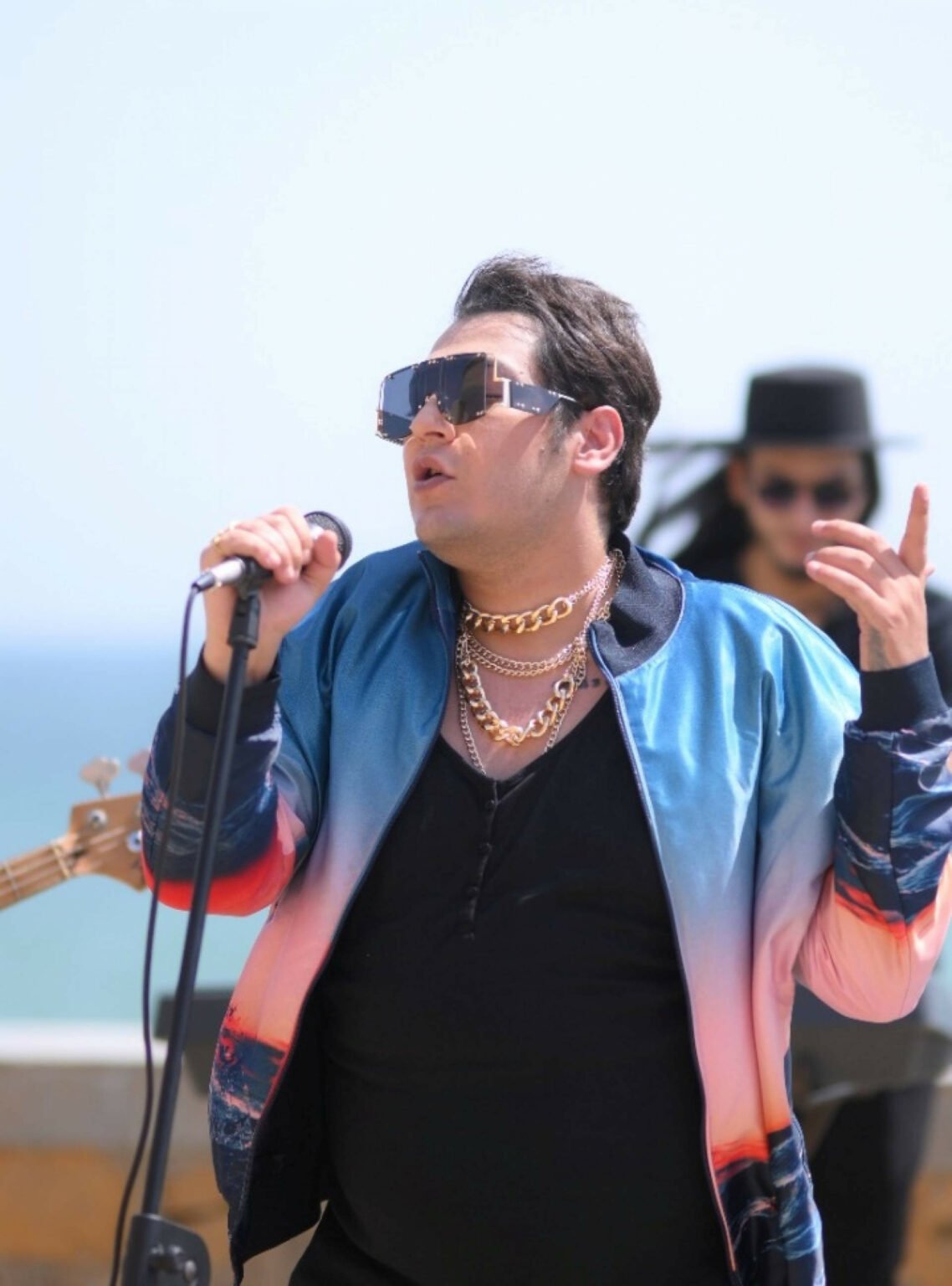 20 Best Famous Pakistani Singers Of All Time Siachen Studios